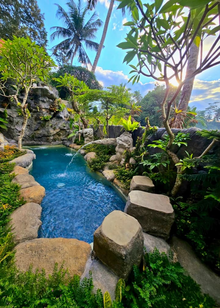 Royal Kemani Private Vila  Jungle View - Indonesia