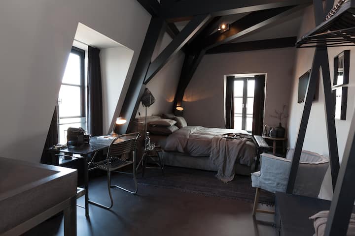 Large Room In Mother Goose Hotel - Breukelen