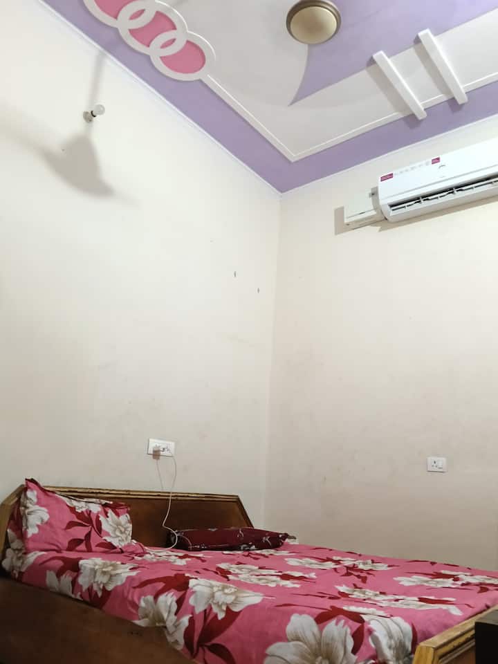 L Modern Cozy Apartment
Cozy Modern Flat
Comfort - Faridabad