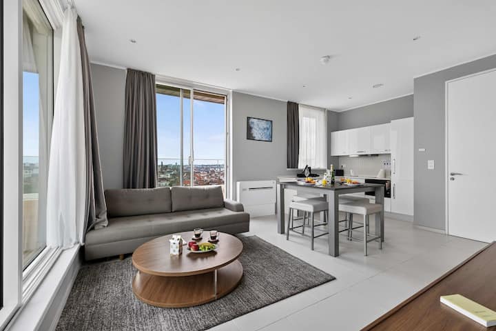 2 Bedroom Penthouse With 160* View - Bruxelles