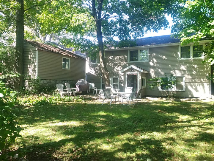 4 Bed 1 Bath, Great Location 31 Day -6 Month - Kingston, Ontàrio, Canadà