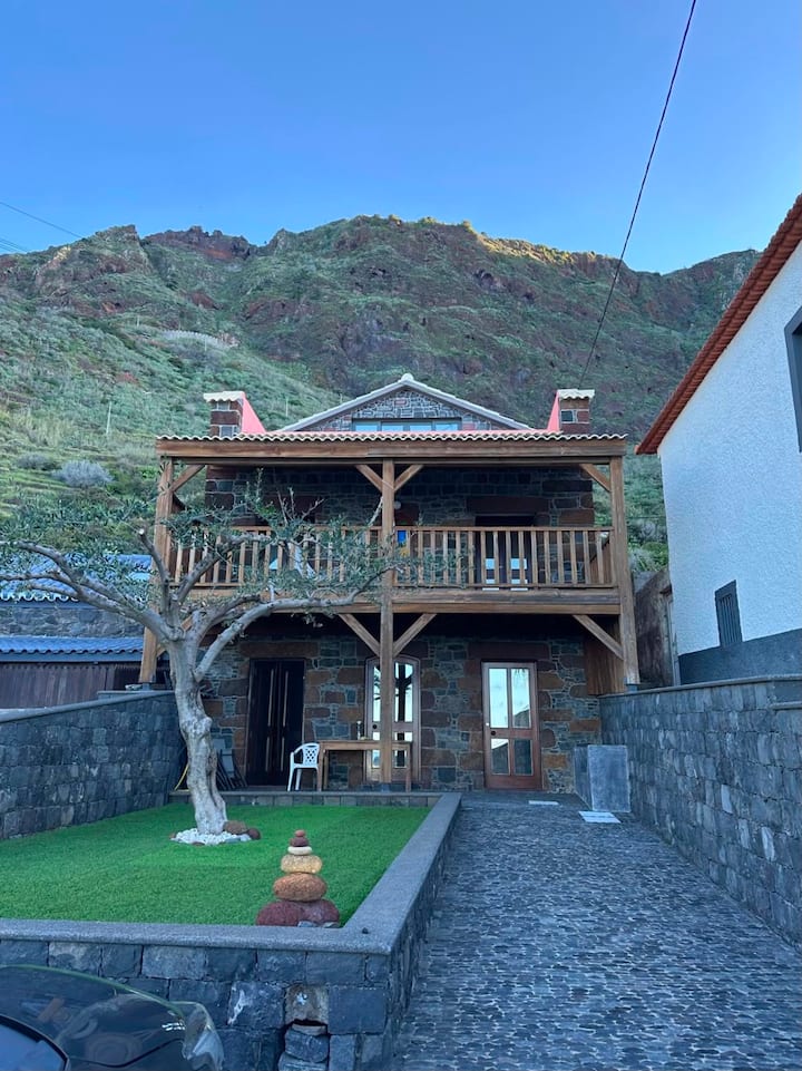 Arlindo's House - Paul do Mar