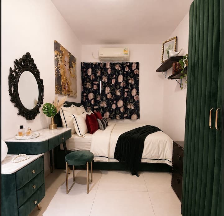 Stunning Private Room In The Heart Of Causeway Bay - 香港