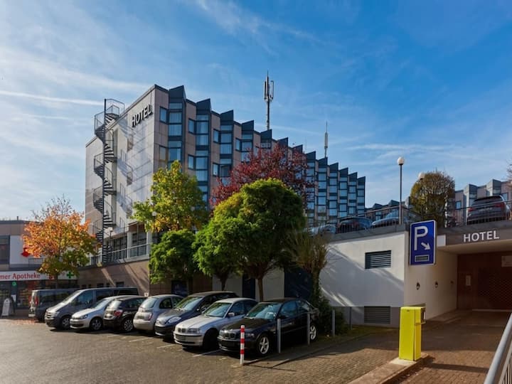 H+ Hotel Köln Brühl By Sunday - Chambre Triple - Brühl