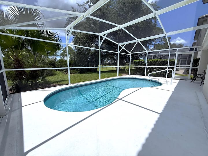 Golf Course Hideaway - Haines City, FL