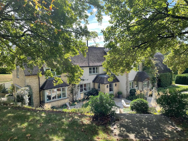 Luxury Country House | Tennis, Woods & Fire Pit! - Somerford Keynes