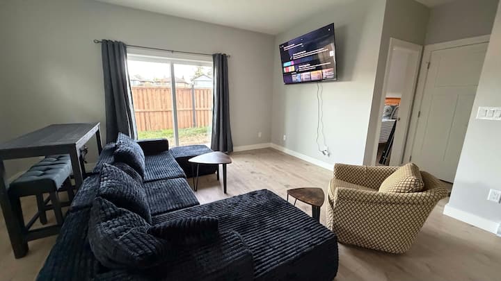 Modern Suite Near Beach And Trails - Sooke