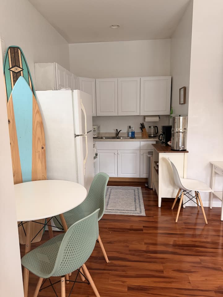 Private Westchester Adu Near Lax - Los Angeles, CA