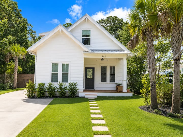 Seagrove Cottage 30a, King Bed, Sleeps 2 + Pool - Seacrest, FL