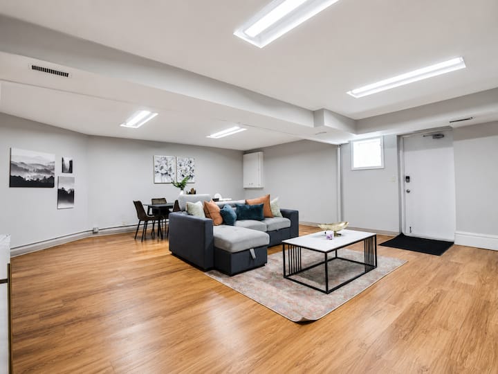 Cozy 1br Basement Suite | Smart Tv | Private Entry - Calgary