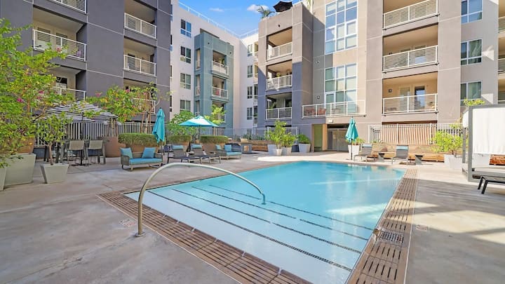 Beautiful Studiowest Hollywood/ La/pool/gym - West Hollywood, CA