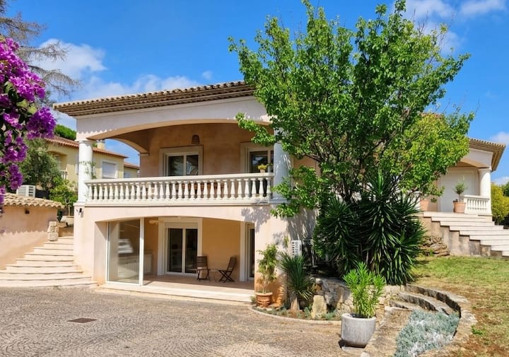 Charming Provençal Villa & Garden, French Riviera - Biot