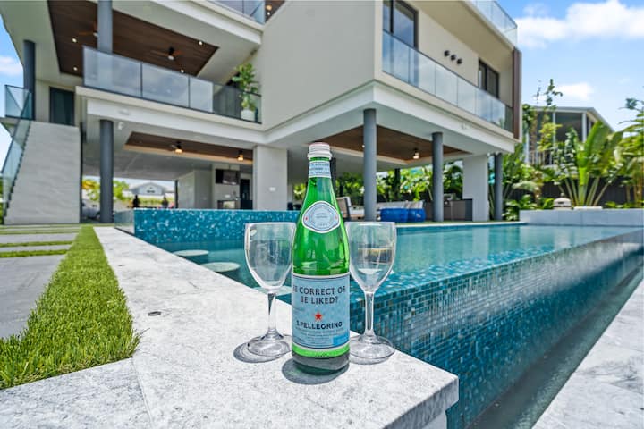 Exuma Blue | New 5br Waterfront Pool Home - The Bahamas