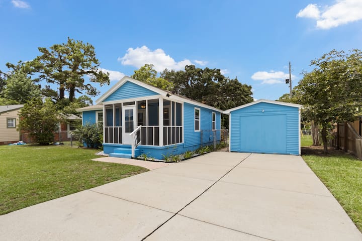 Cozy 2br Cottage W/ Fenced Yard & Full Kitchen - Warrington, FL