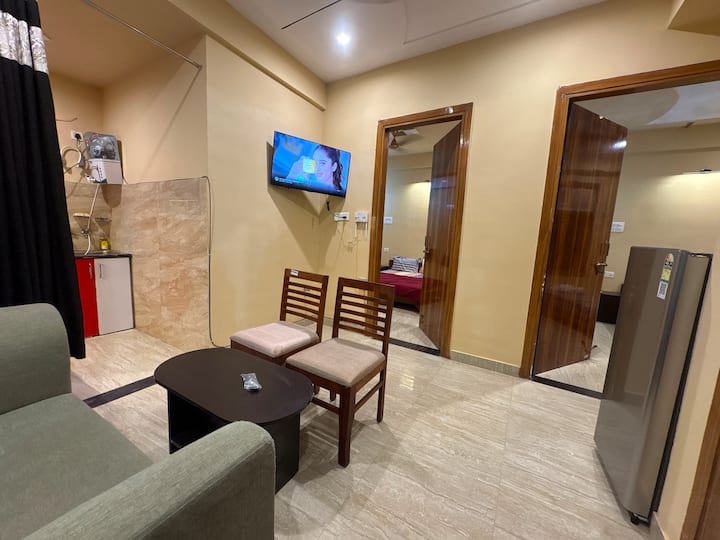 Your Home Away From Home | Cozy 2bhk For Families - Noida