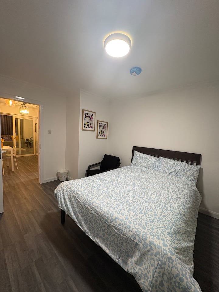 Modern 1-bed Guest House | Navan - Navan