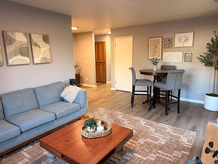 Restful Comfort Near Downtown - Modesto, CA