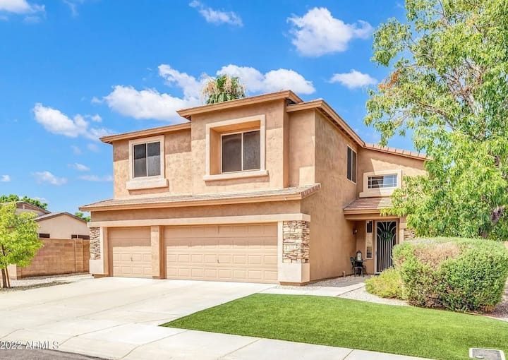 Beautiful Chandler Home In A Prime Location - Chandler, AZ