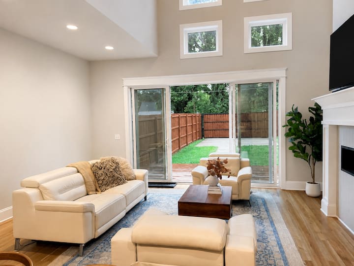 East Nashville Executive Retreat | 30+ Day Stays - Nashville, TN