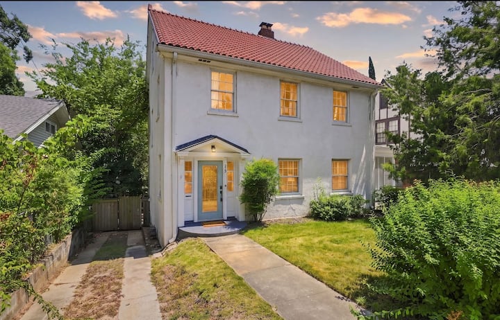 Scenic Capital View Bungalow - Little Rock, AR