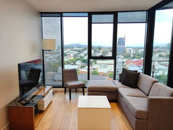 Mountain View 1b W/ Infinity Pool, Gym & Yoga Room - Brisbane