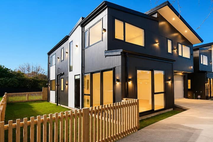 Airy Howick New Build, Walk To Shops - Waiheke Island