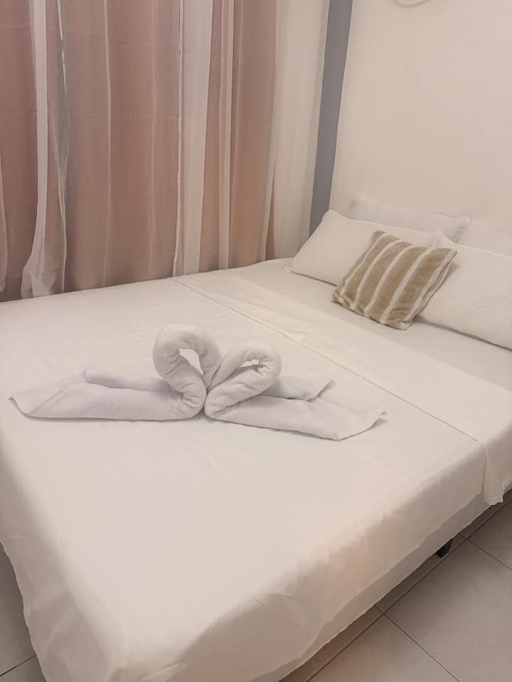 Stay Close To The Samal Ferry, Beaches And Store - Davao City