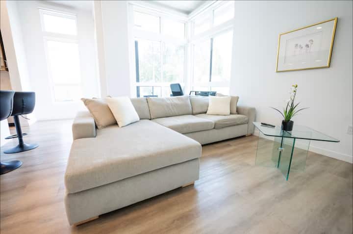Spacious 2 Bedroom Hollywood Walk Of Fame, Parking - Hollywood, CA