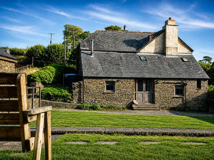 Rural Devon Retreat | Pool, Games Room & Garden - United Kingdom
