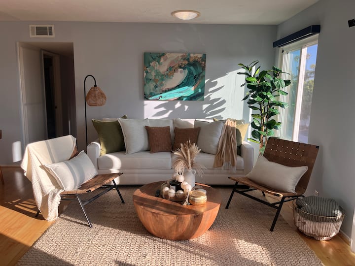 Breezy Beach Condo In Ventura - Oxnard, CA