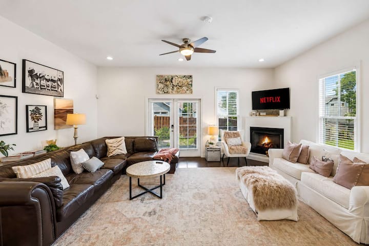 Spacious Nashville Townhouse W/ Exclusive Backyard - Nashville, TN