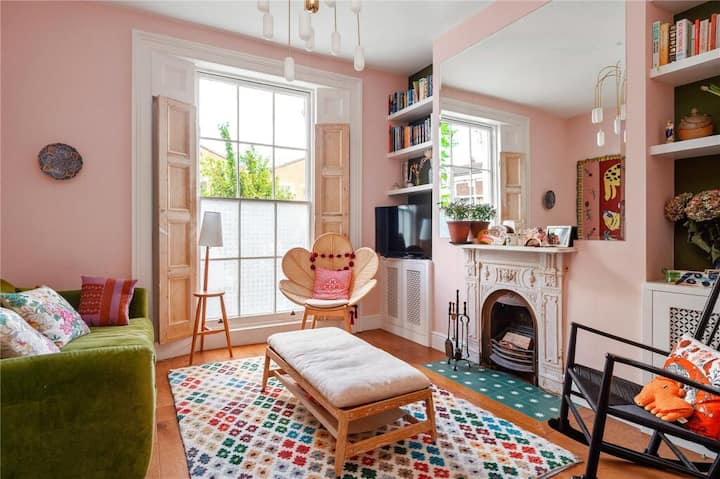 Colourful Hackney Home With Sunny Garden - 