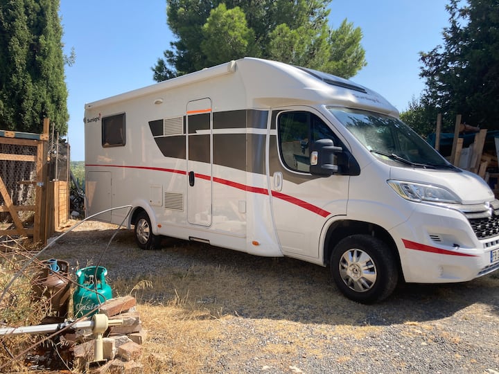 Camping-car 4 Adultes Et 1 Enfant - Peyriac-de-Mer