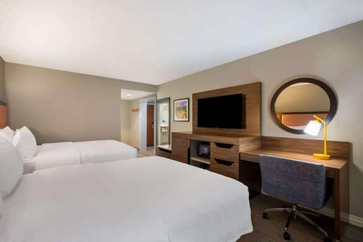Philadelphia Escape | Free Breakfast. Free Parking - Chestnut Hill, PA