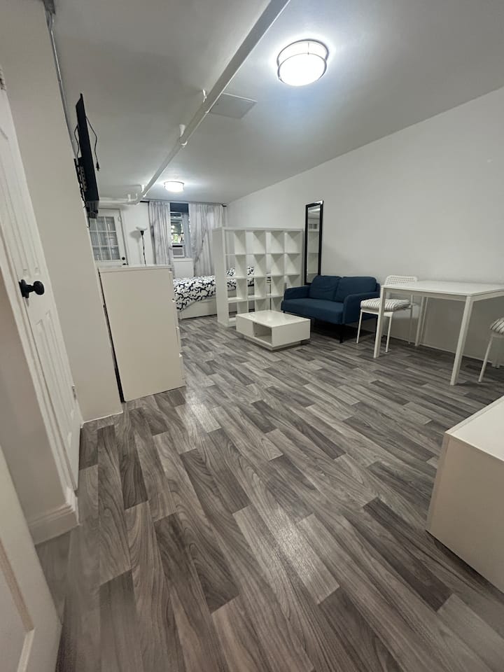 Walk-in Studio In A Private House In Brooklyn - Brooklyn, NY