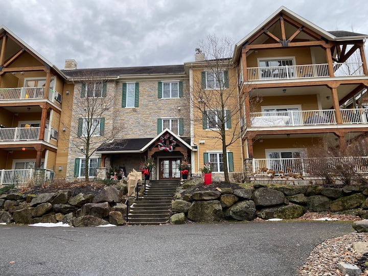 Bromont - Chic, Bon Goût  Nature Et Tranquillité - Bromont