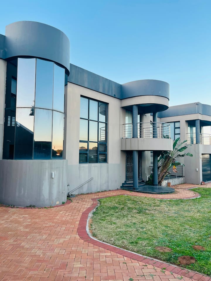 The Loft Guest House - Amanzimtoti