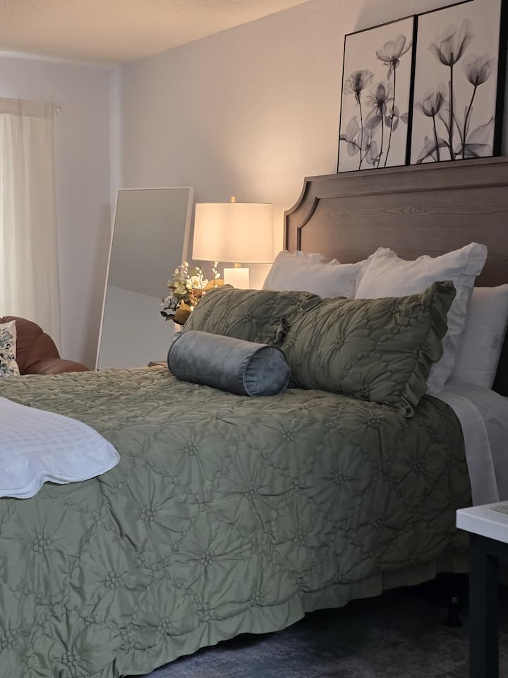 Cozy & Comfortable Stay In Charlotte - Charlotte, NC
