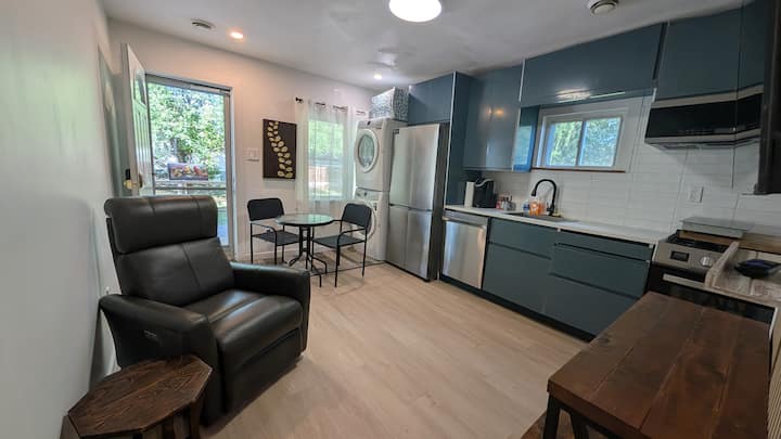 *New*cottage Feel In The City - Windsor