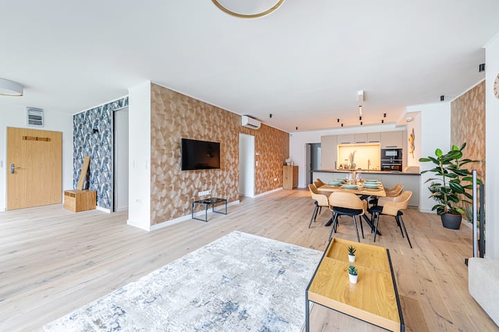 Skyline Penthouse With Jacuzzi And Huge Terrace - Budapest