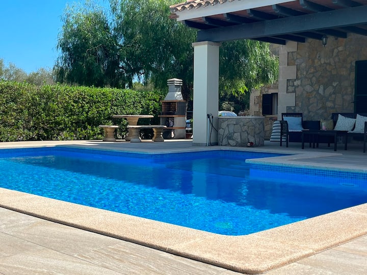 Spacious 4-bedroom Country House With Pool, Garden - Algaida