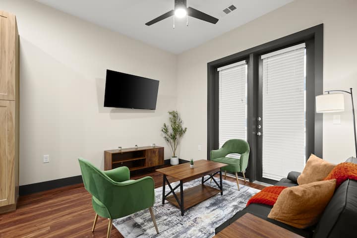 Modern Austin Domain 1br | Pool, Gym | King Bed - North Burnet - Austin