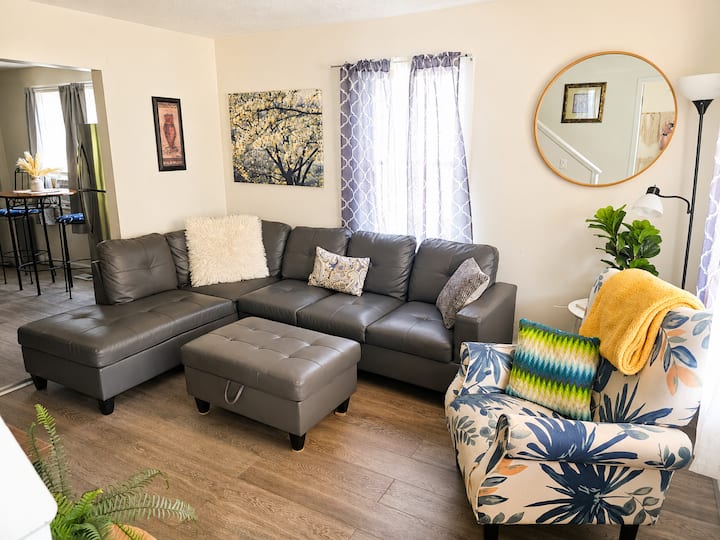 Bedford Near Cleveland Cozy - Shaker Heights, OH