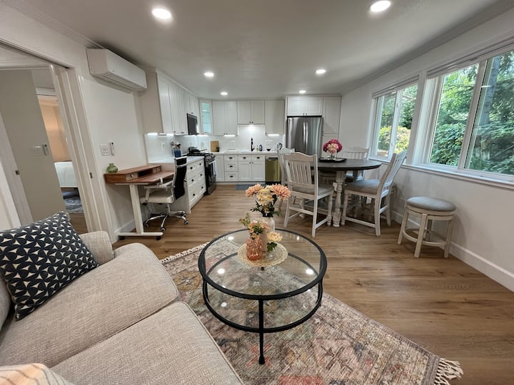 North Berkeley Spacious 1 Bedroom Condo - El Cerrito, CA