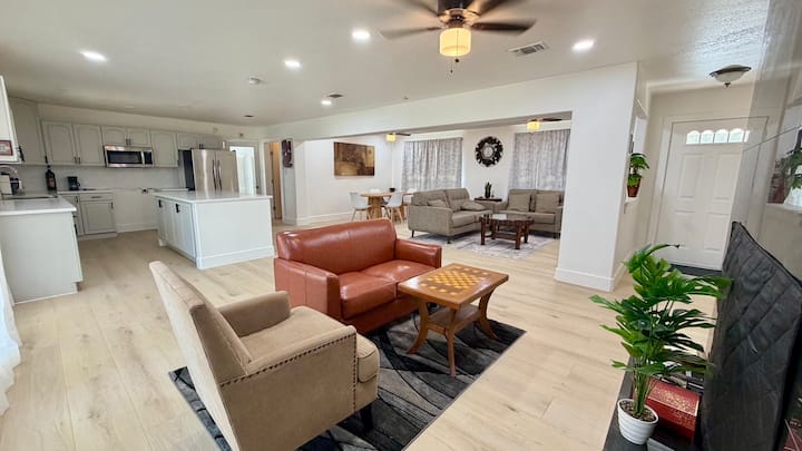 Modern Spacious Retreat: Newly Renovated Home - Cedar Park