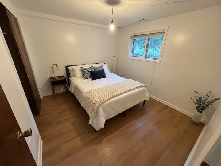 1bd Ithaca - Clean, Simple, Comfortable - Ithaca, NY