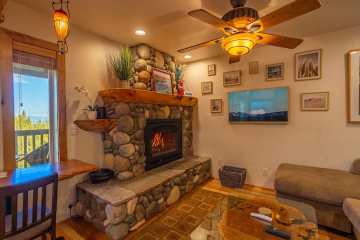 Tahoe Village Summit Escape - Genoa, NV