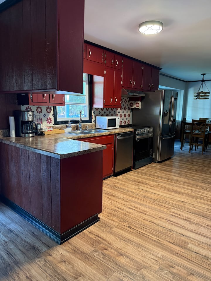 Newly Renovated Minutes From Carrollton Downtown - Carrollton, GA
