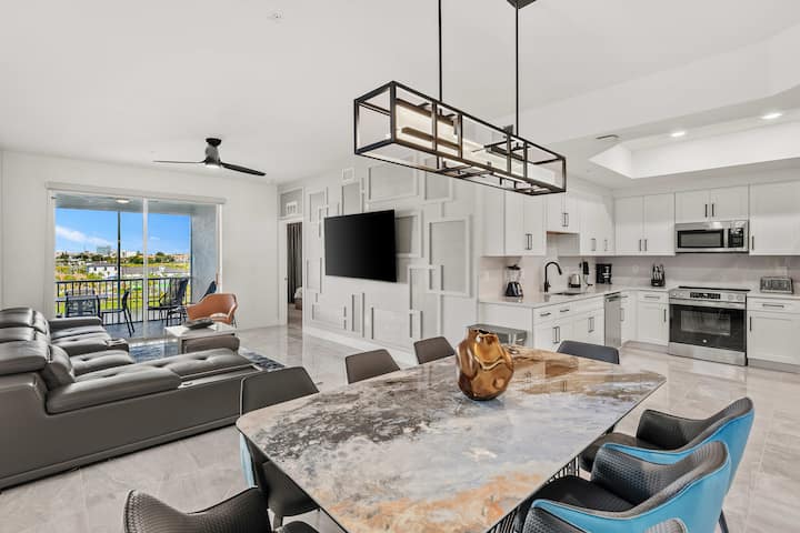 Superior 3 Bedroom Apartment With Themed Bunk Room - EDC Orlando