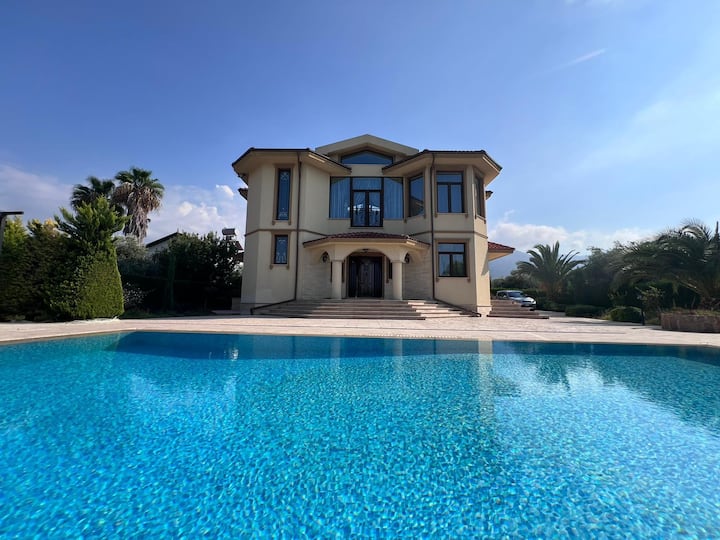 Luxury Seafront Mansion | Pool & Marble - Girne